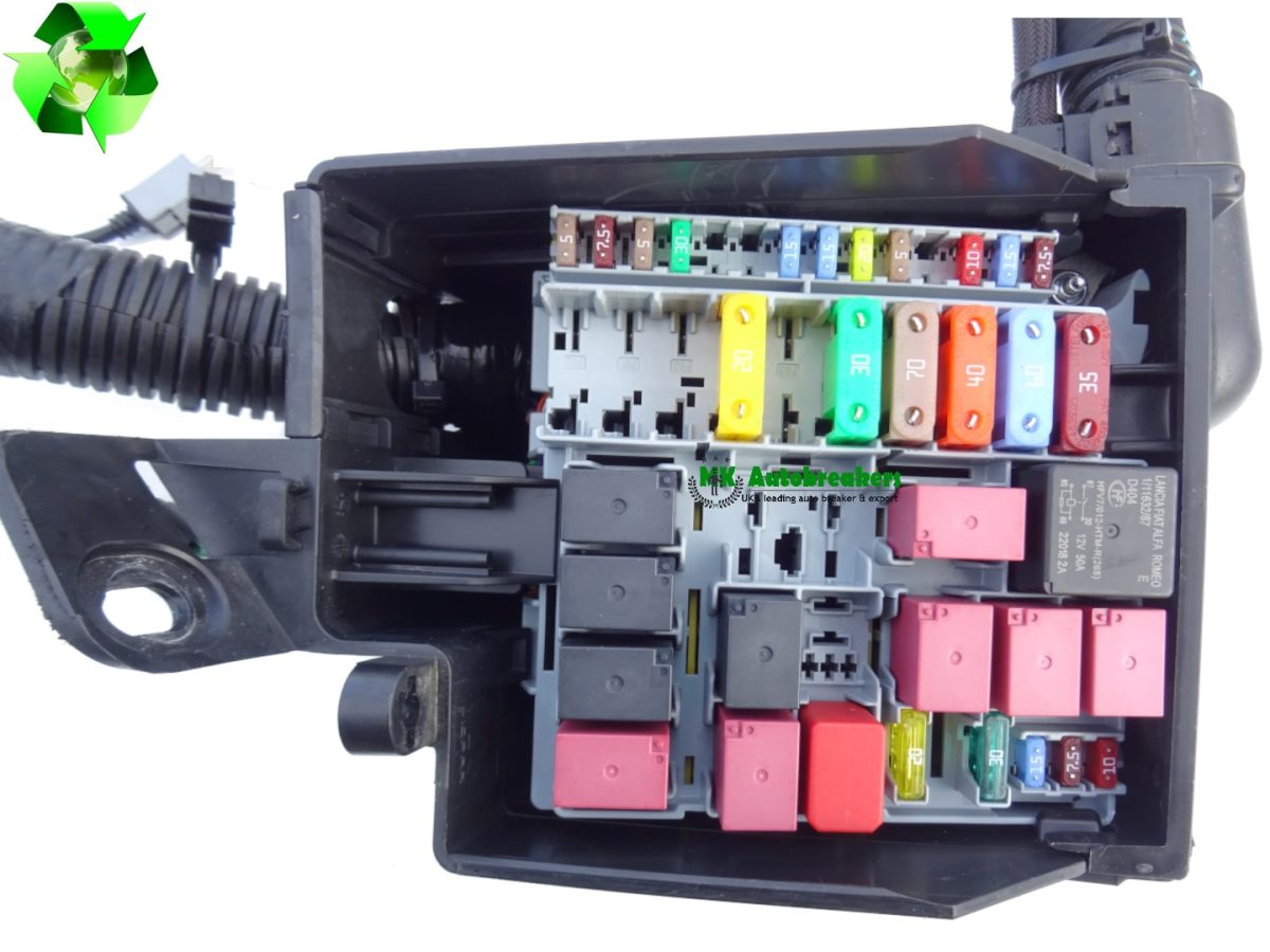 Fiat 500 Fuse Box Relay 52099700 Genuine 2016-2020