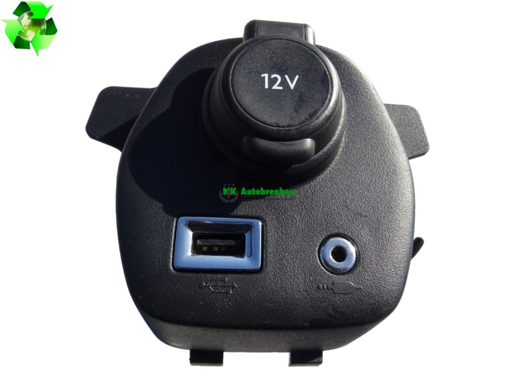 Toyota Aygo AUX USB Power Socket Panel 554770H010 2019