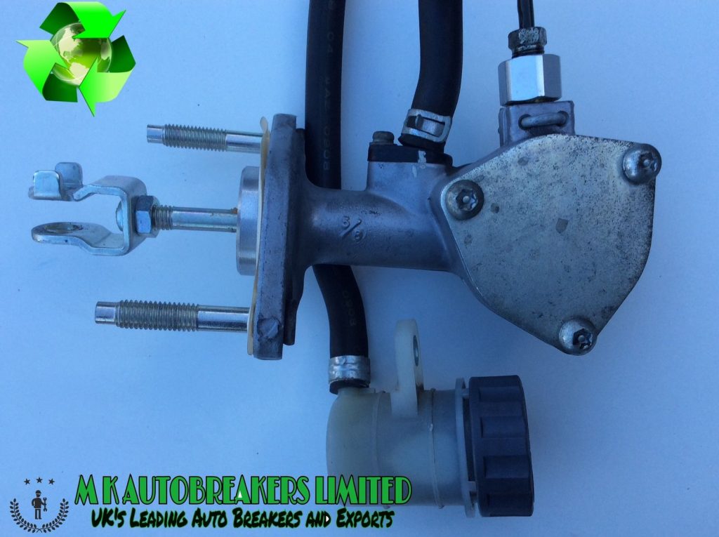Nissan Pulsar Clutch Master Cylinder 306101U60A Genuine 2016